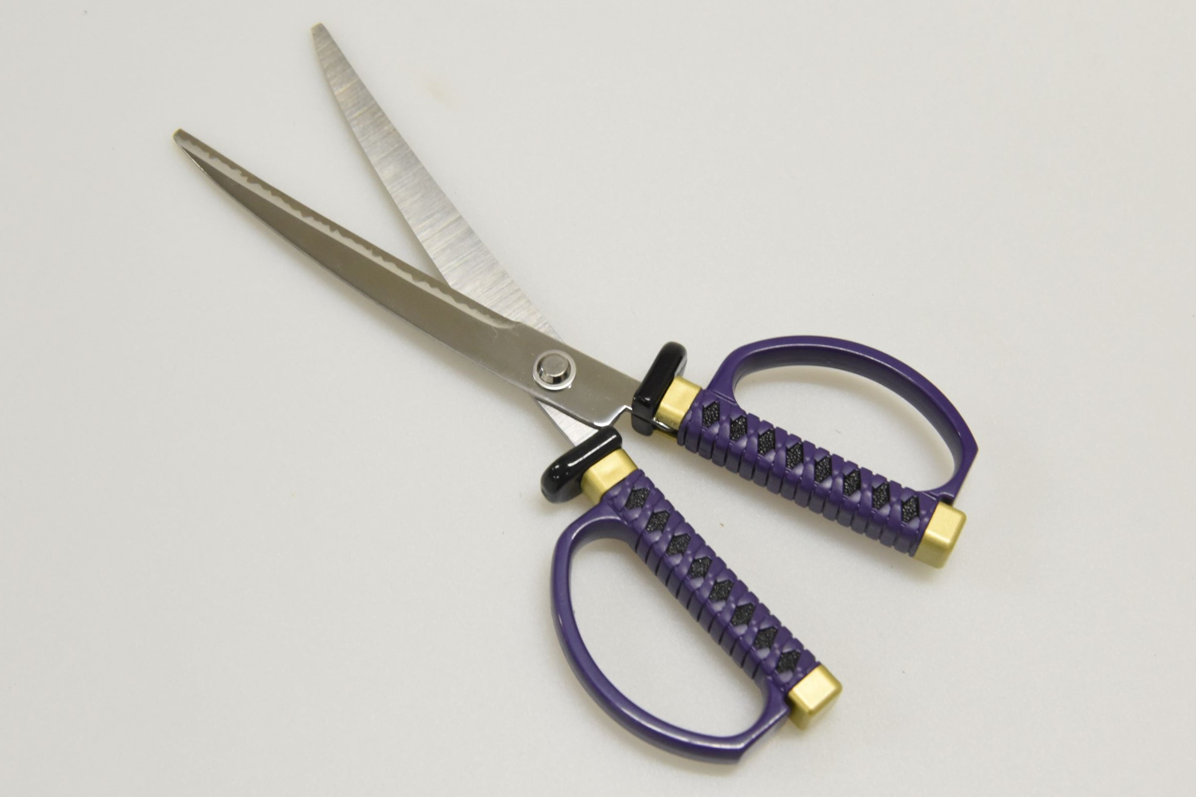 MARUYOSHI MFG. SHOP / Scissors Japanese sword design with stand